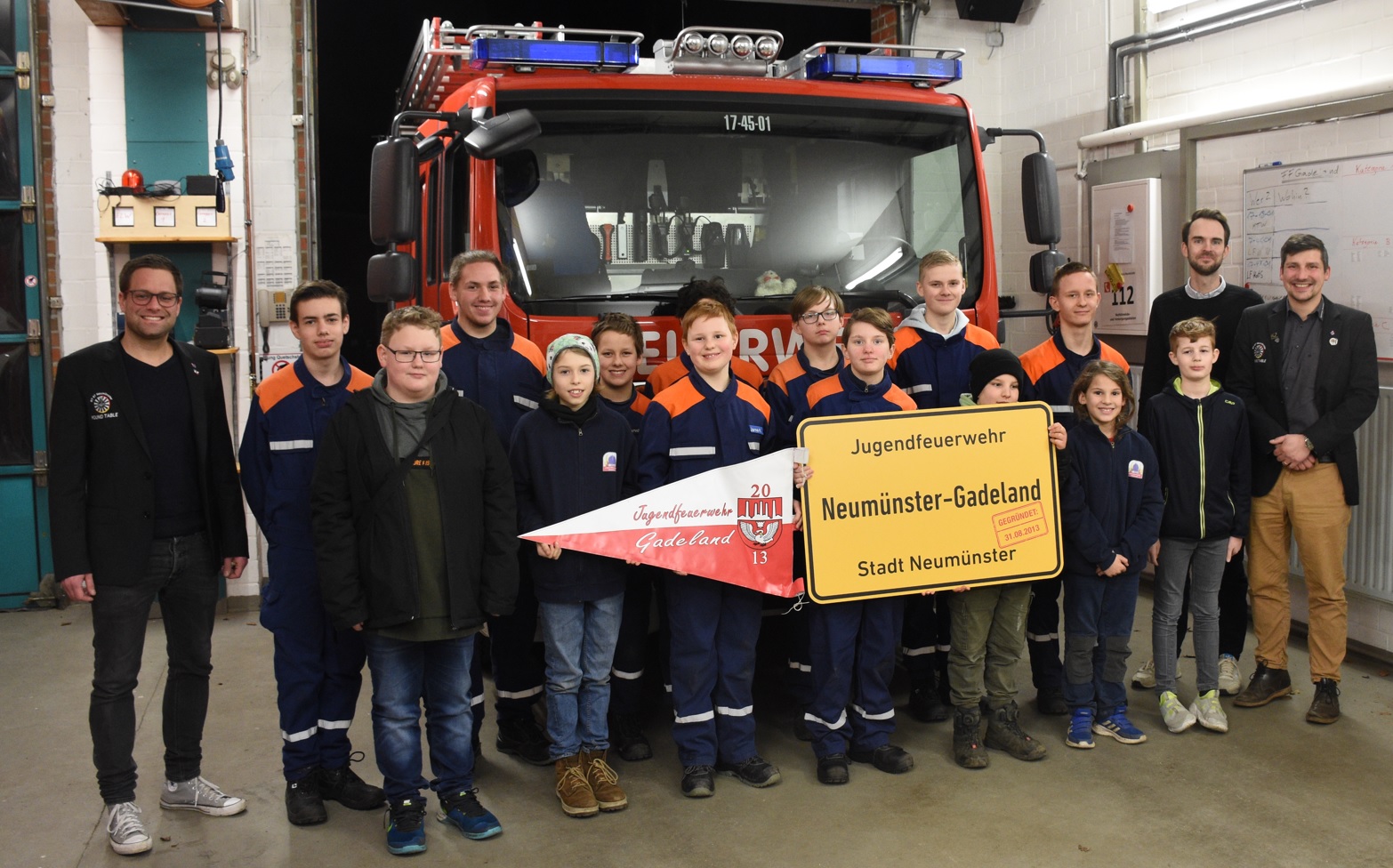 RT67 überreicht Spende an JF – FF Gadeland